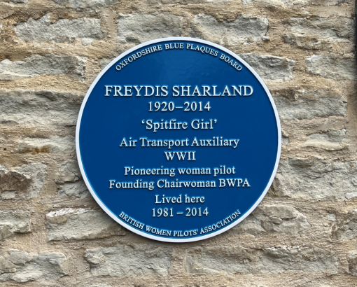 Congratulations to ‘easyJet’s youngest female airline captain’ – 26 ...